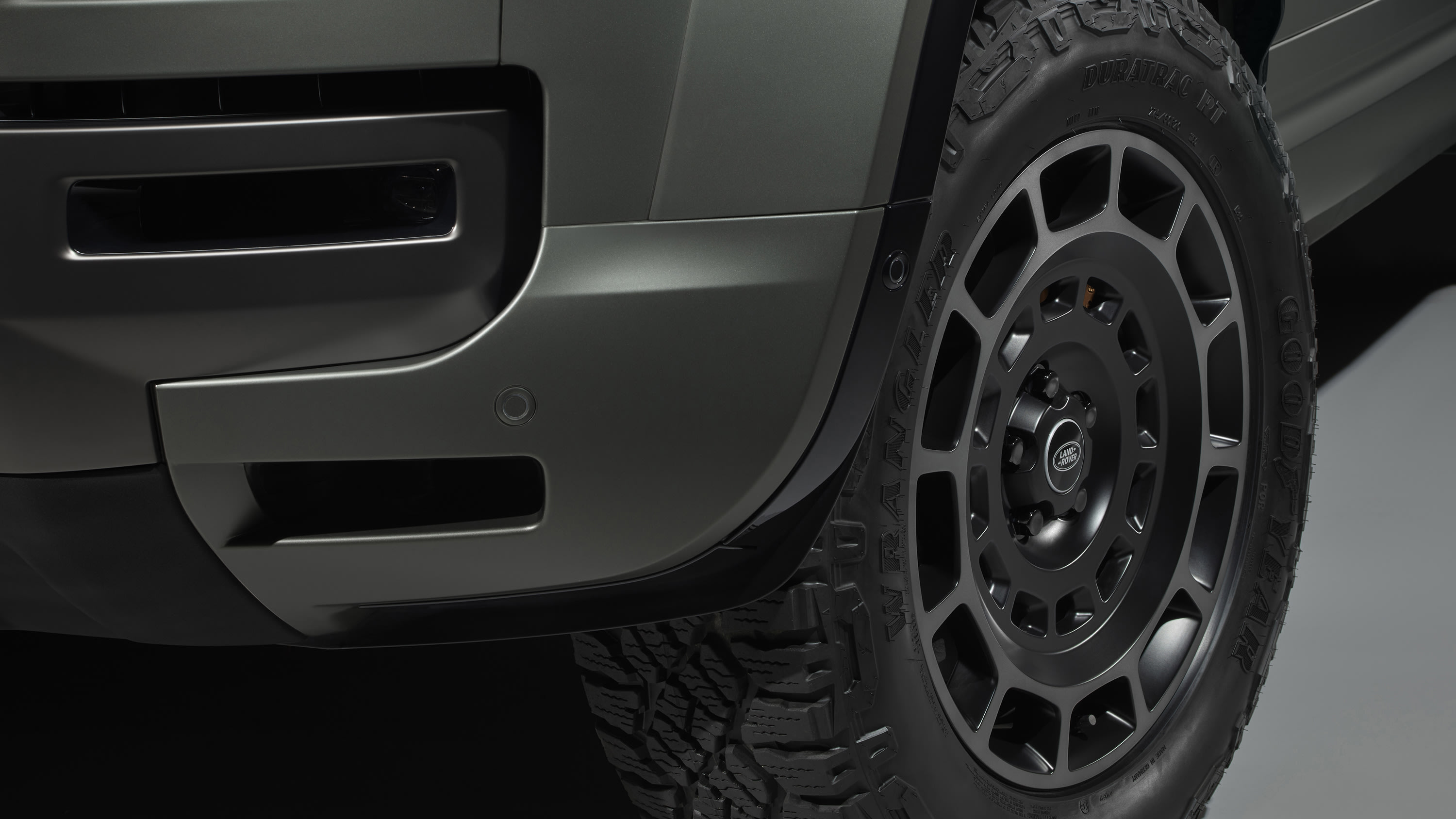 2025 Land Rover Defender Octa pushes the expedition rig into new ...