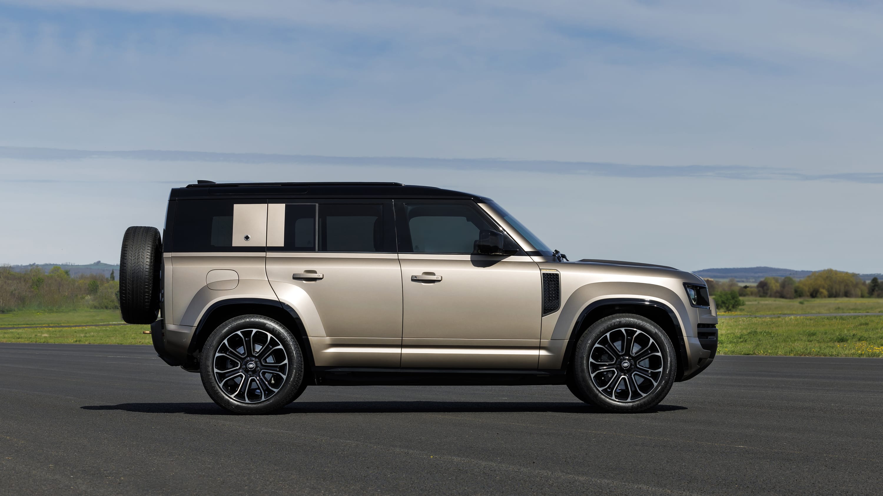 2025 Land Rover Defender Octa pushes the expedition rig into new ...