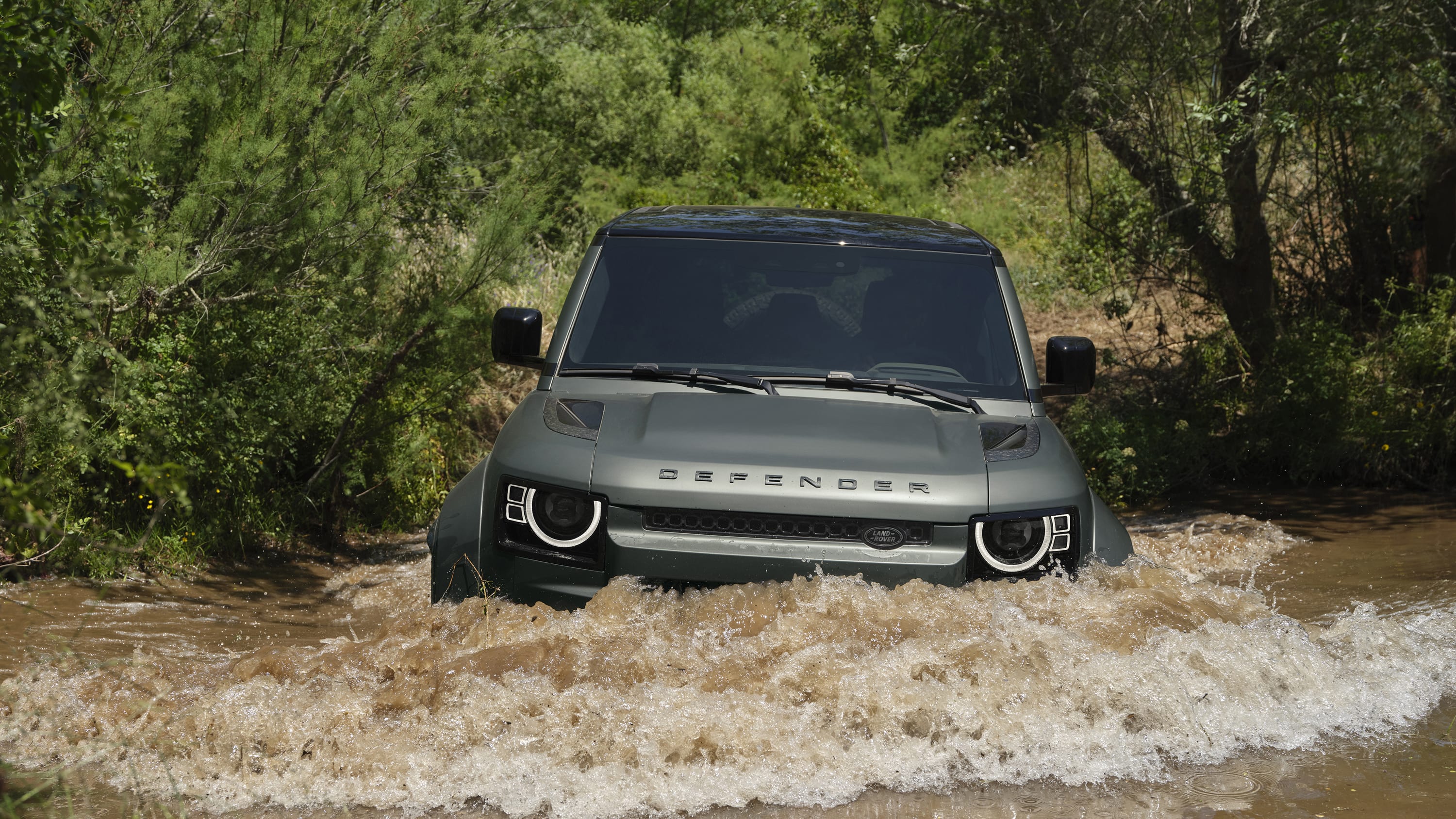 2025 Land Rover Defender Octa pushes the expedition rig into new ...