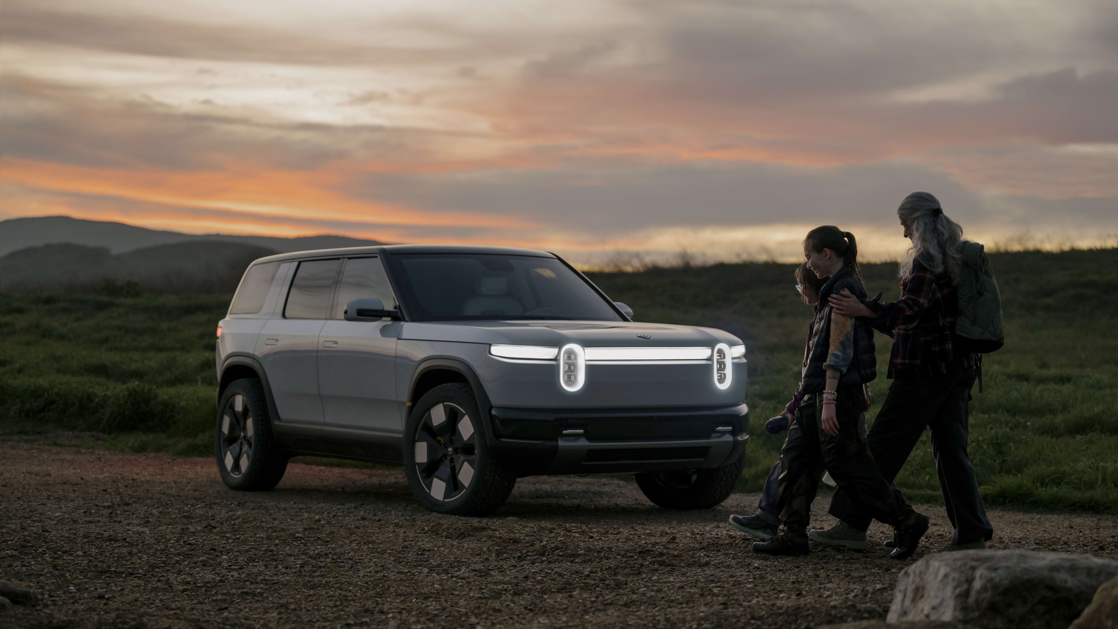 2026 Rivian R2 revealed with over 300 miles of range, 0-60 in 3 seconds ...