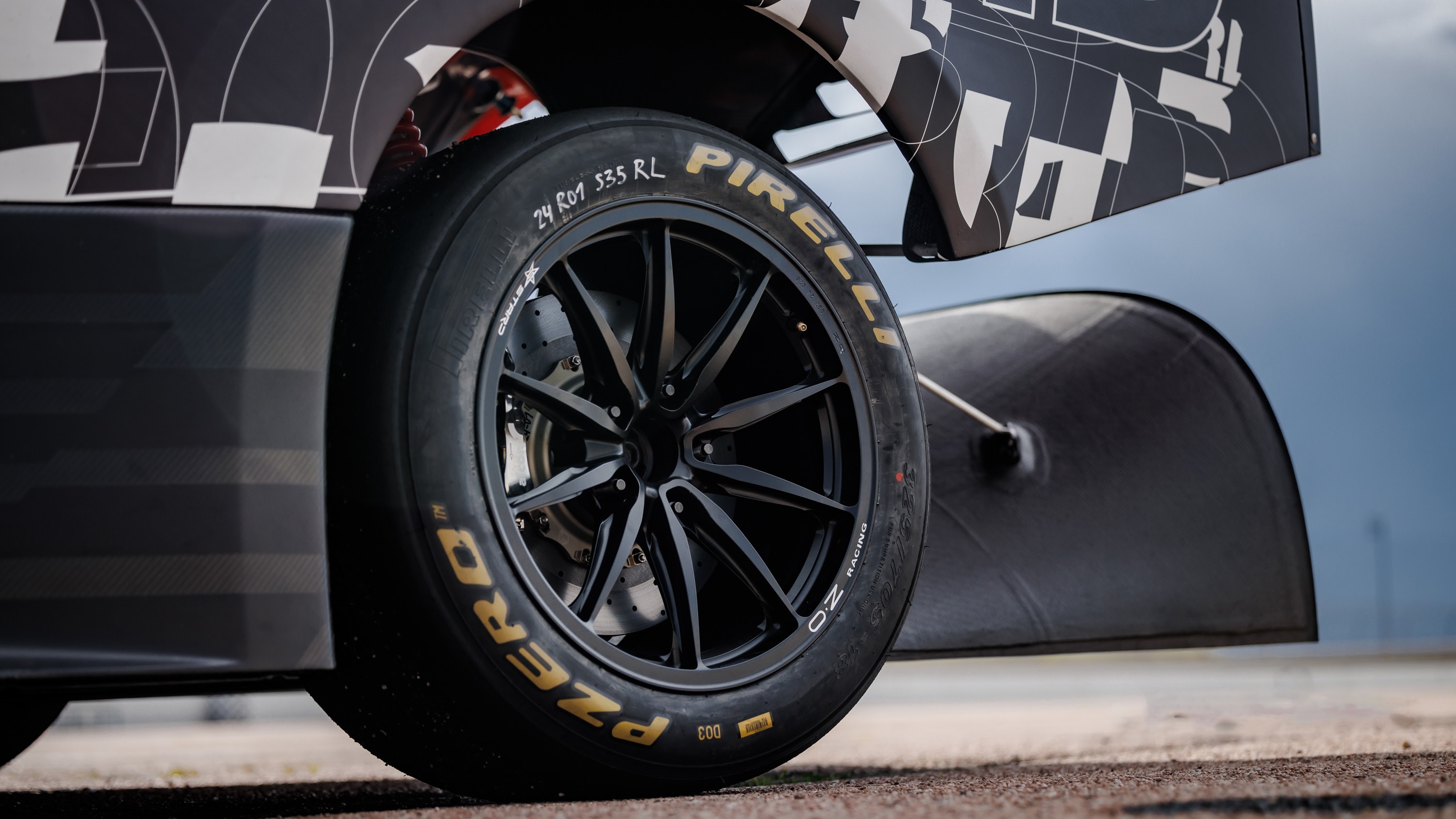 Ford's F-150 Lightning SuperTruck for Pikes Peak is 86% widebody and ...