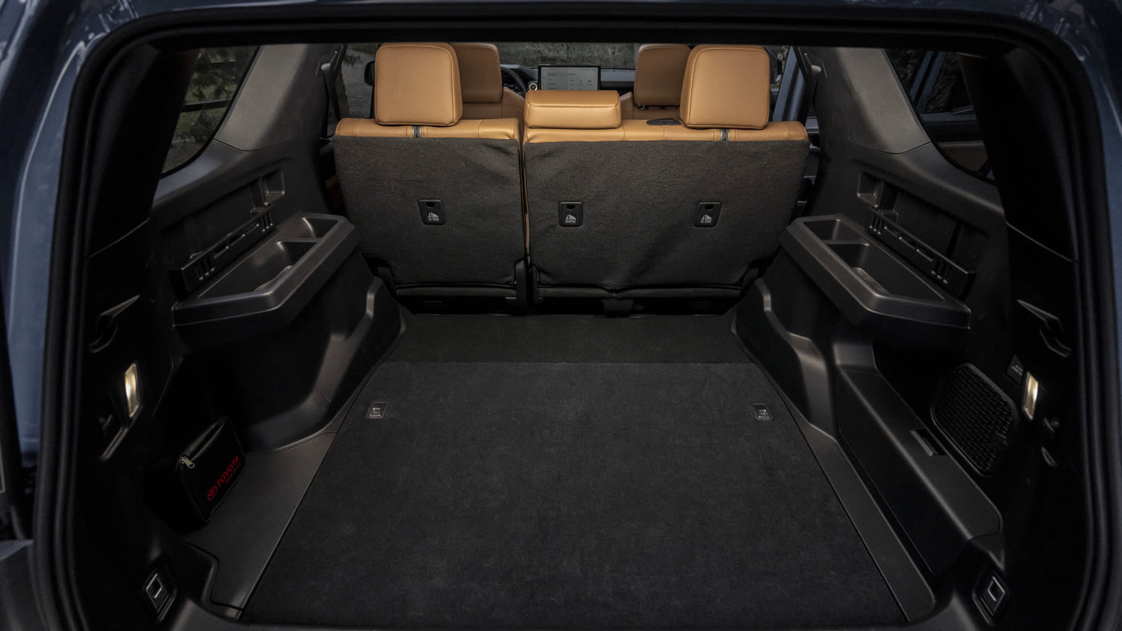 2025 Toyota 4Runner vs Land Cruiser vs the old 4Runner: How they ...