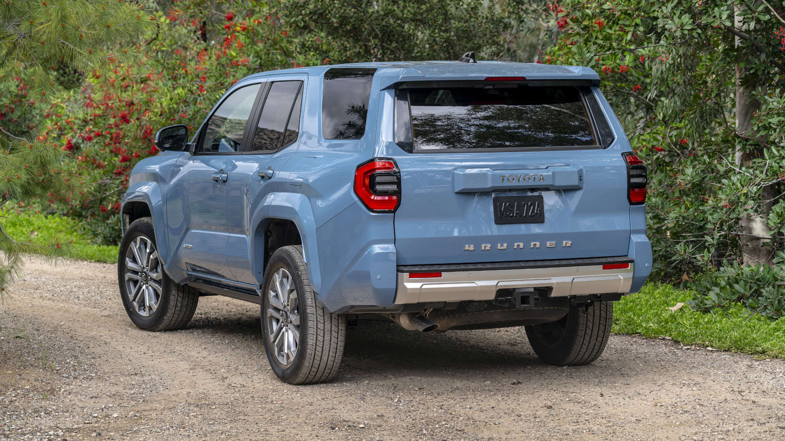 2025 Toyota 4Runner vs Land Cruiser vs the old 4Runner: How they ...