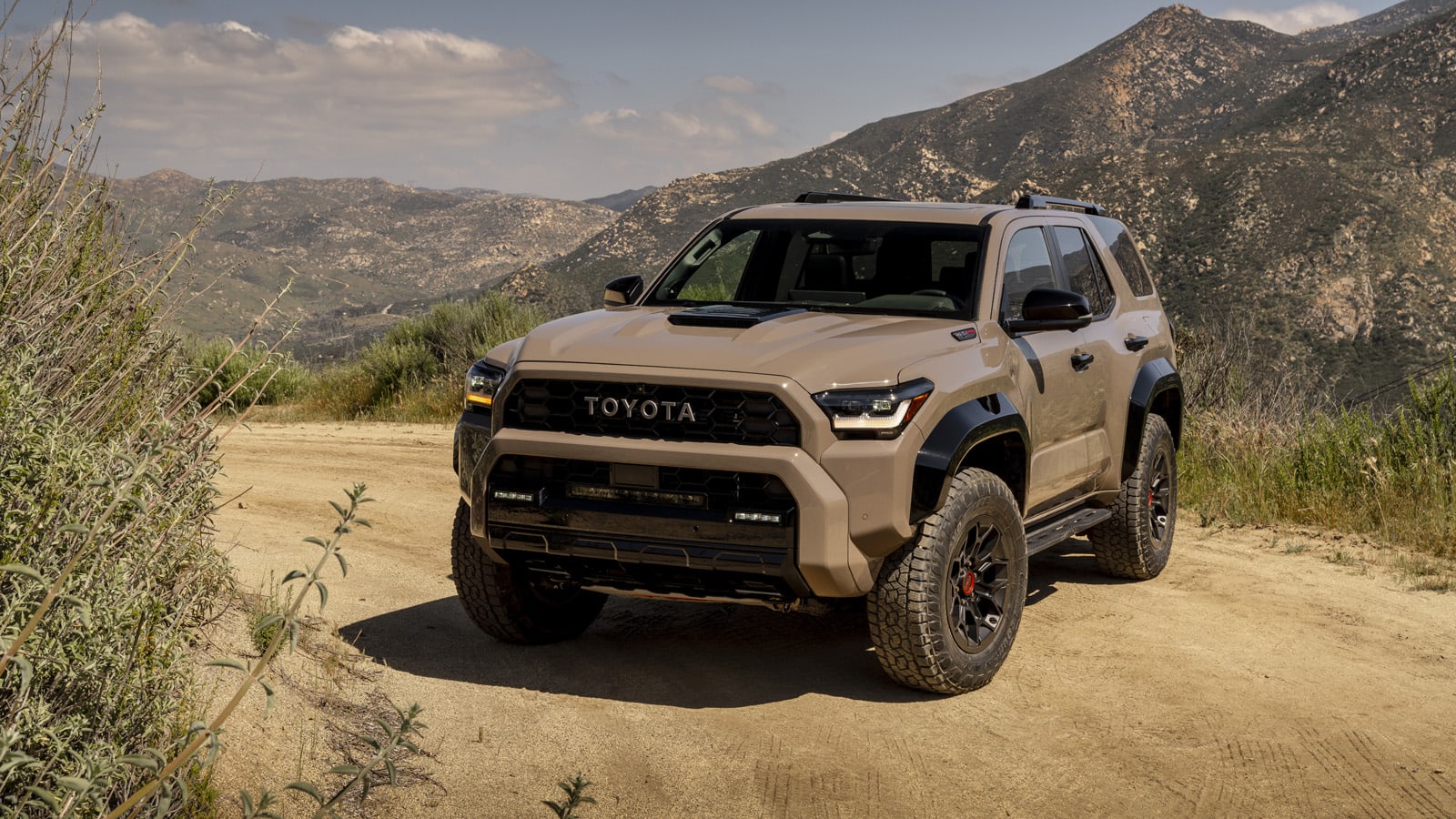 2025 Toyota 4Runner (finally!) revealed, and the new Trailhunter is ...