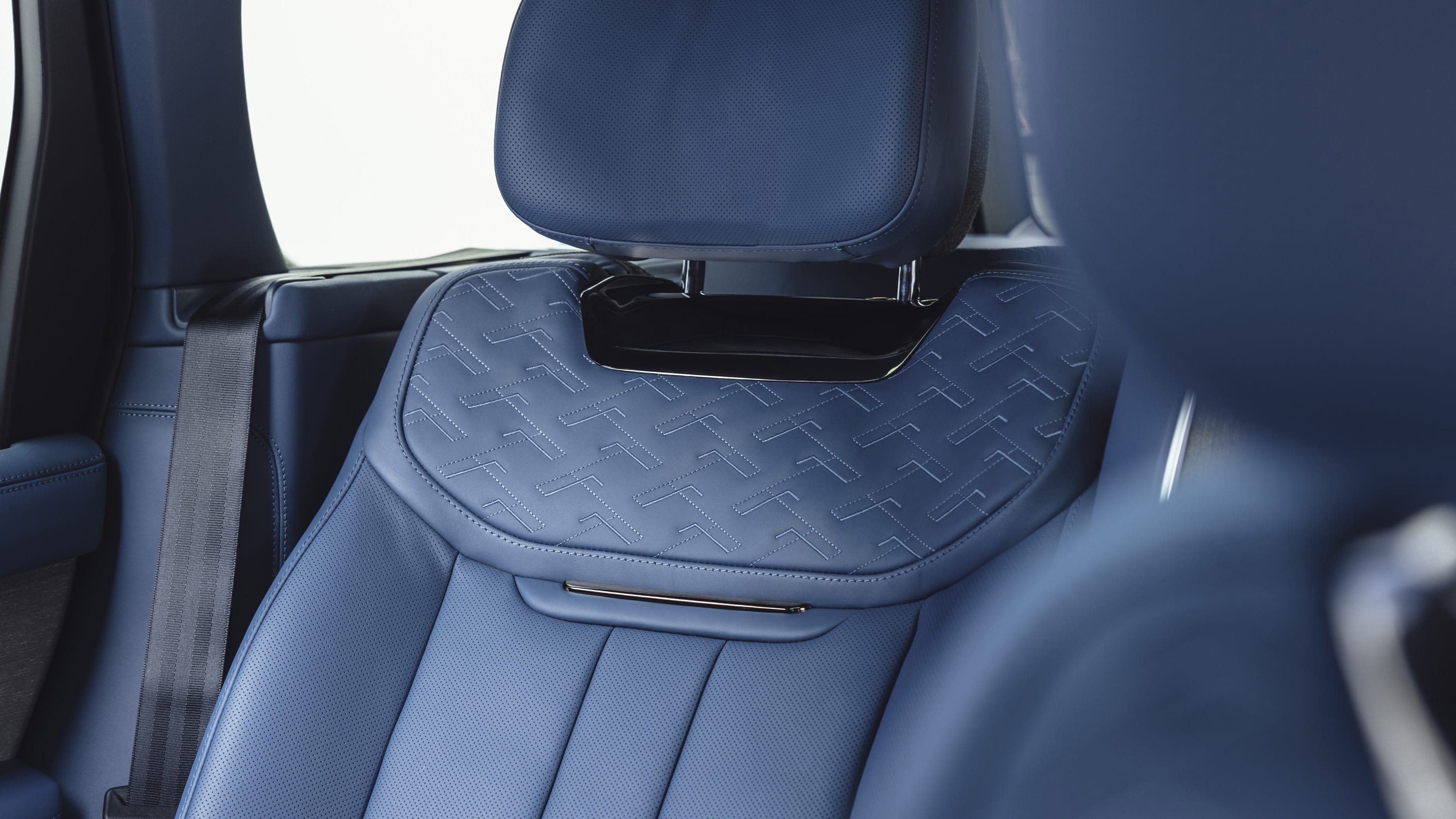 2024 Range Rover SV Arete is an ski-themed special for the Great White ...