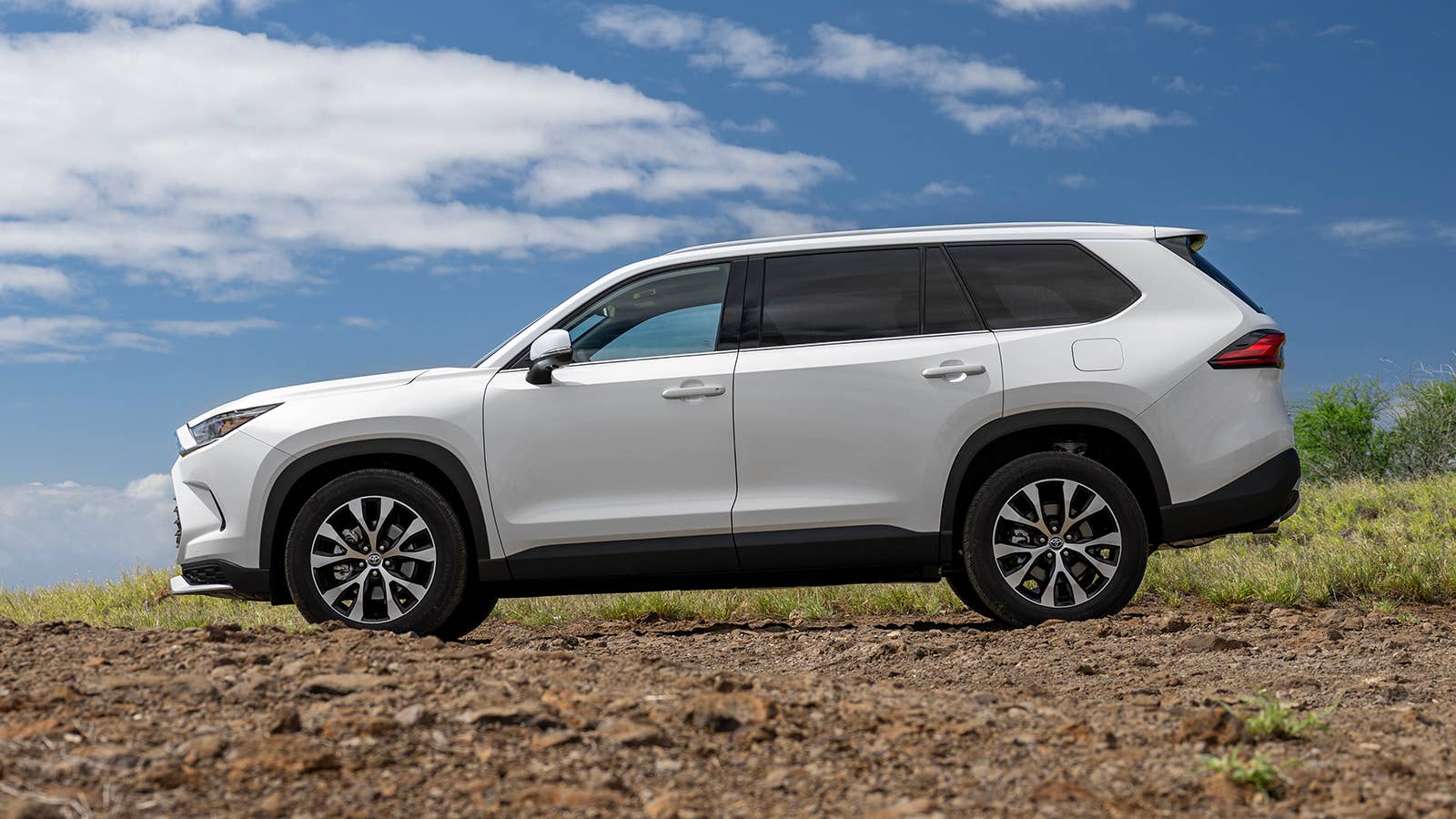 Lexus TX vs Toyota Grand Highlander Hybrid MAX - Toyota in a Tuxedo ...