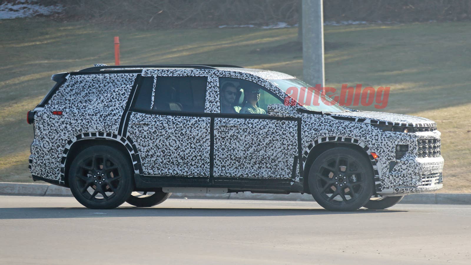 Chevy Traverse spy photos show substantial changes - Autoblog