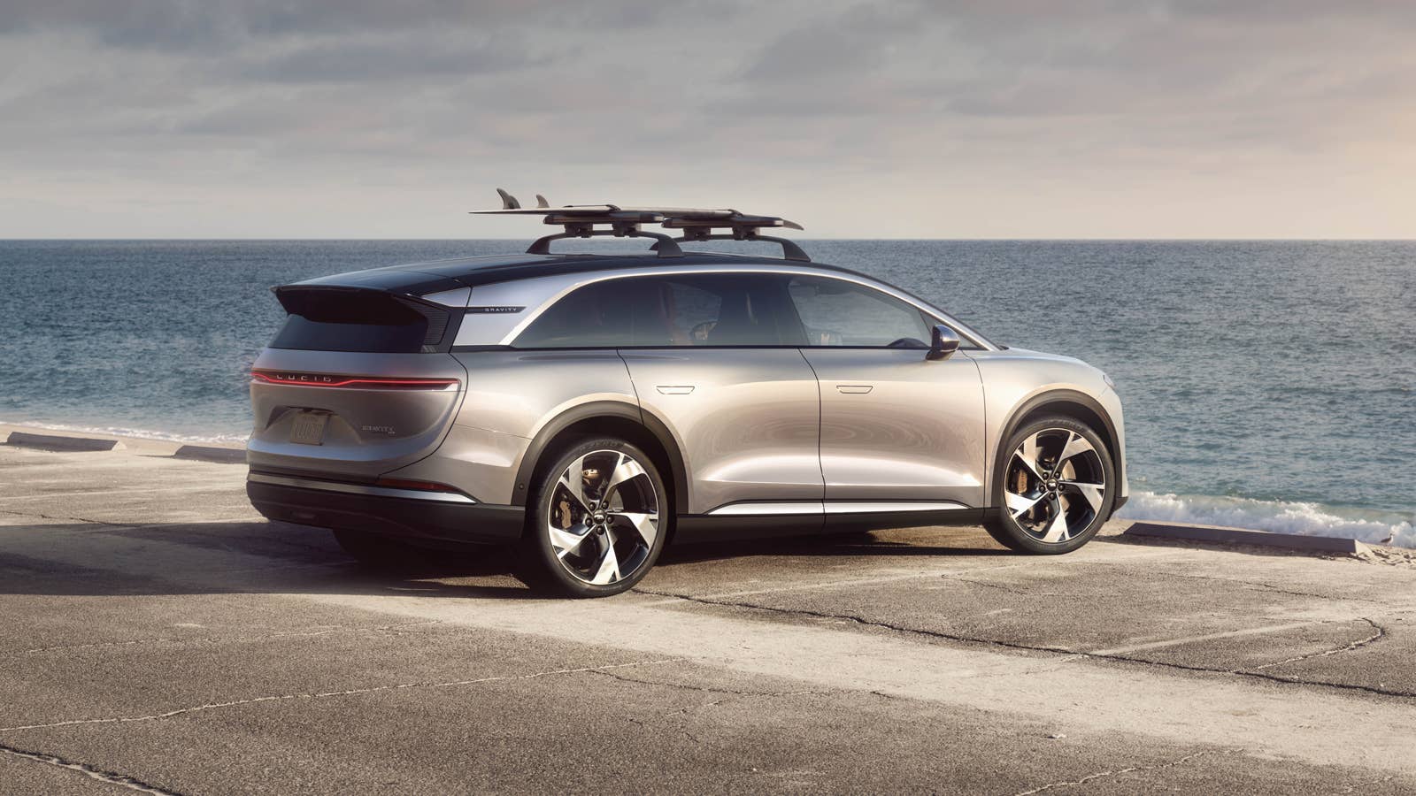 Lucid Gravity Preview: Three-row, family-friendly EV with a 440-plus ...