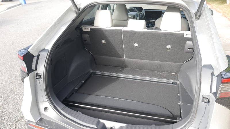 Toyota bZ4X and Subaru Solterra Luggage Test: How big is the trunk ...