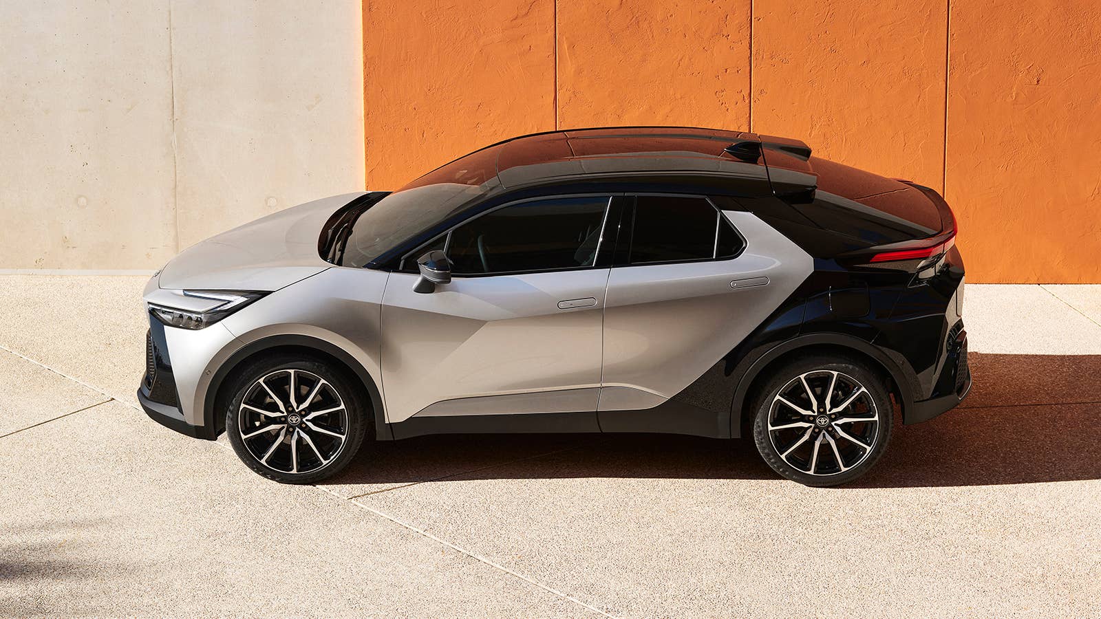 2023 Toyota C-HR revealed with hybrid powertrains - Autoblog
