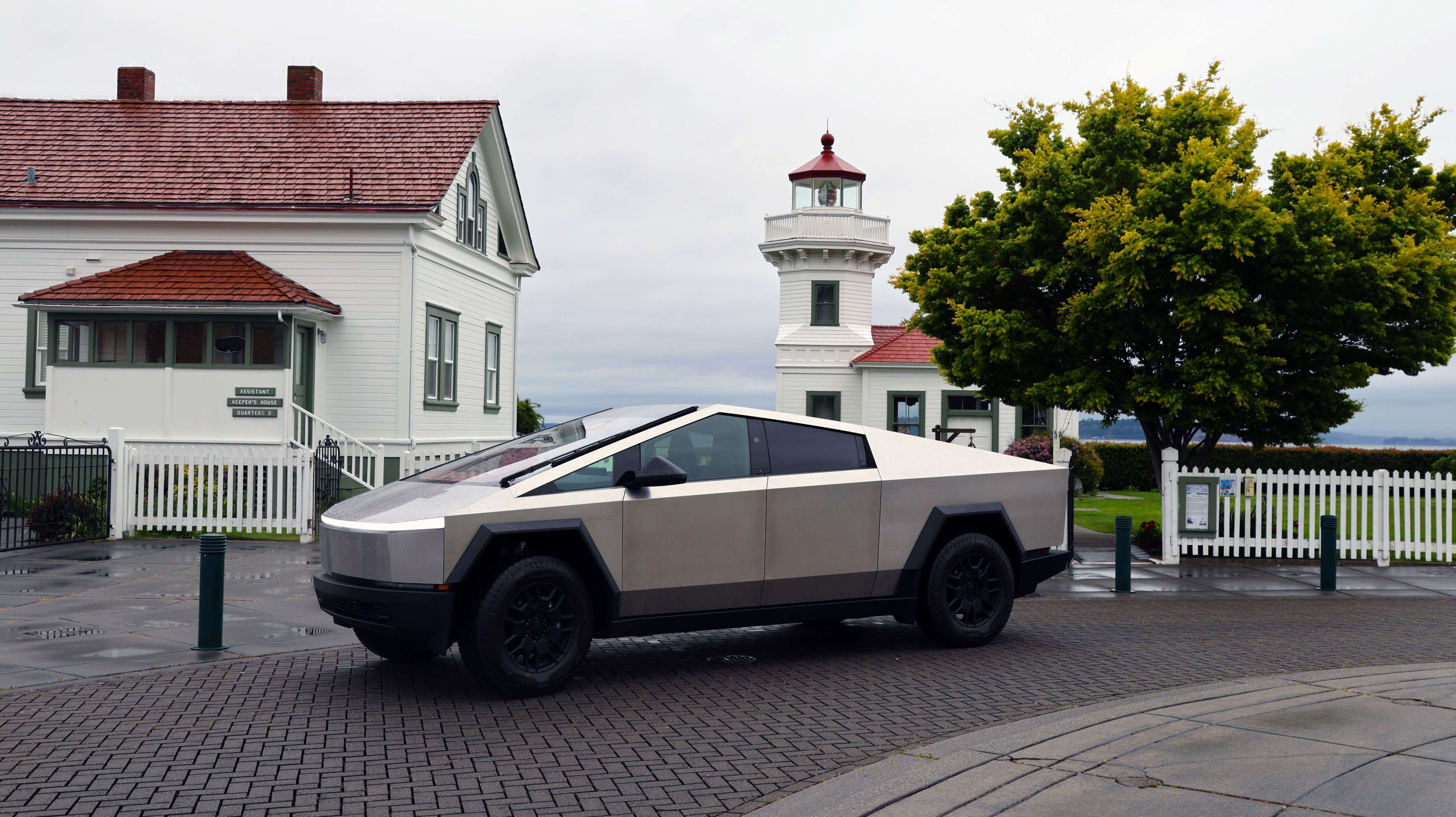 What's an old-school guy like me doing with a Tesla Cybertruck? - Autoblog