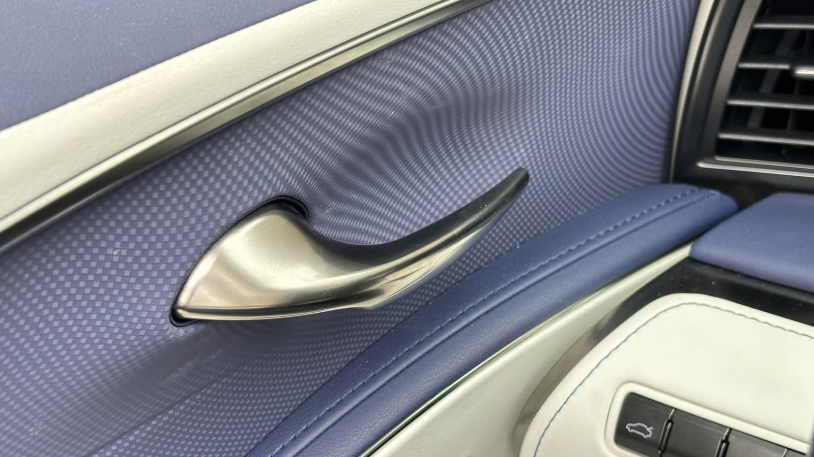 19 thoughts about the 2024 Lexus LC: 2 editors, 2 versions, 2,300 miles ...