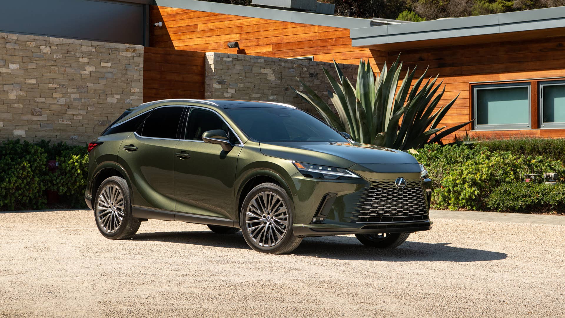 2023 Lexus RX First Drive Review: Bold colors, three hybrids, irksome ...