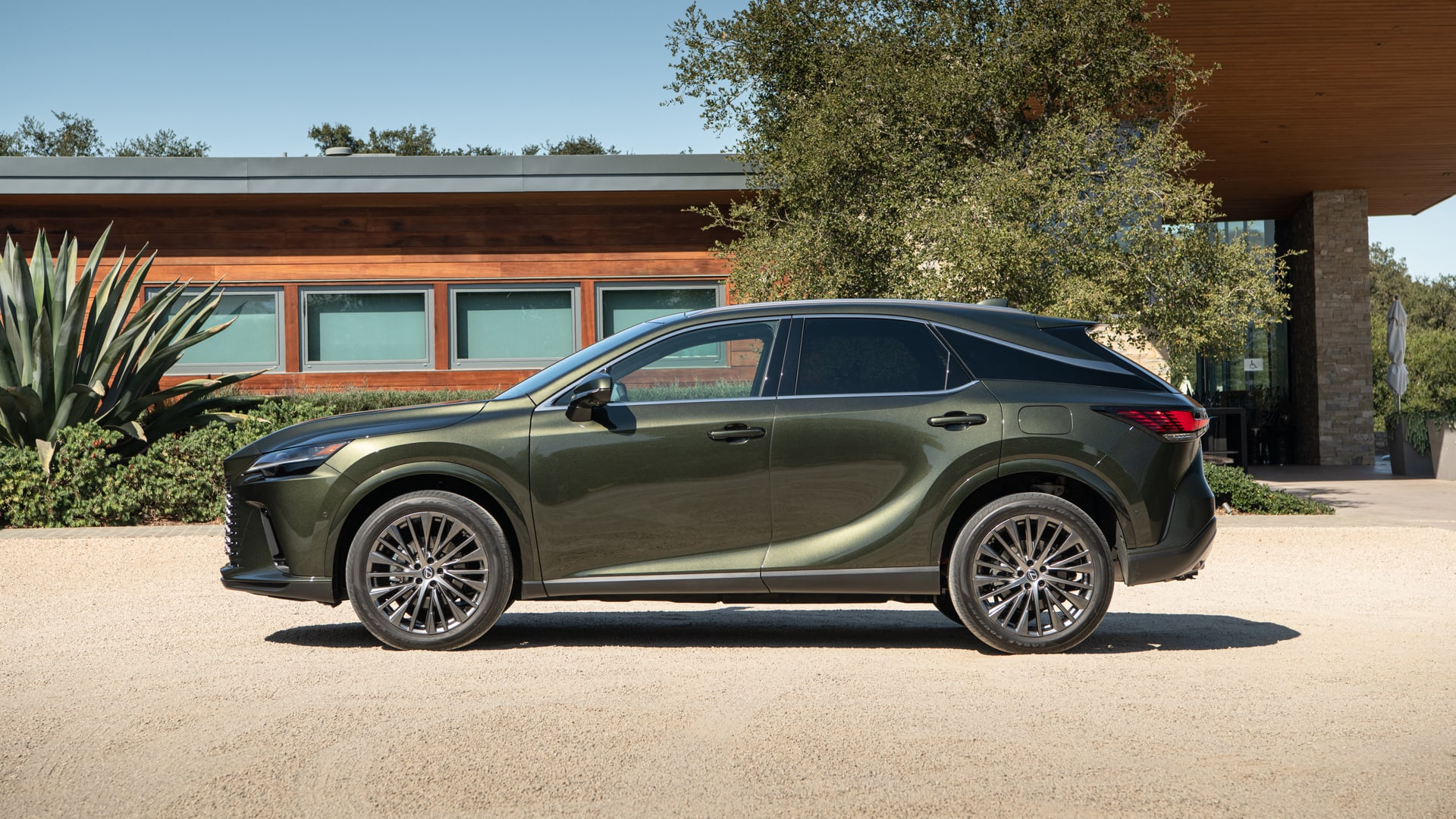 2023 Lexus RX First Drive Review: Bold colors, three hybrids, irksome ...