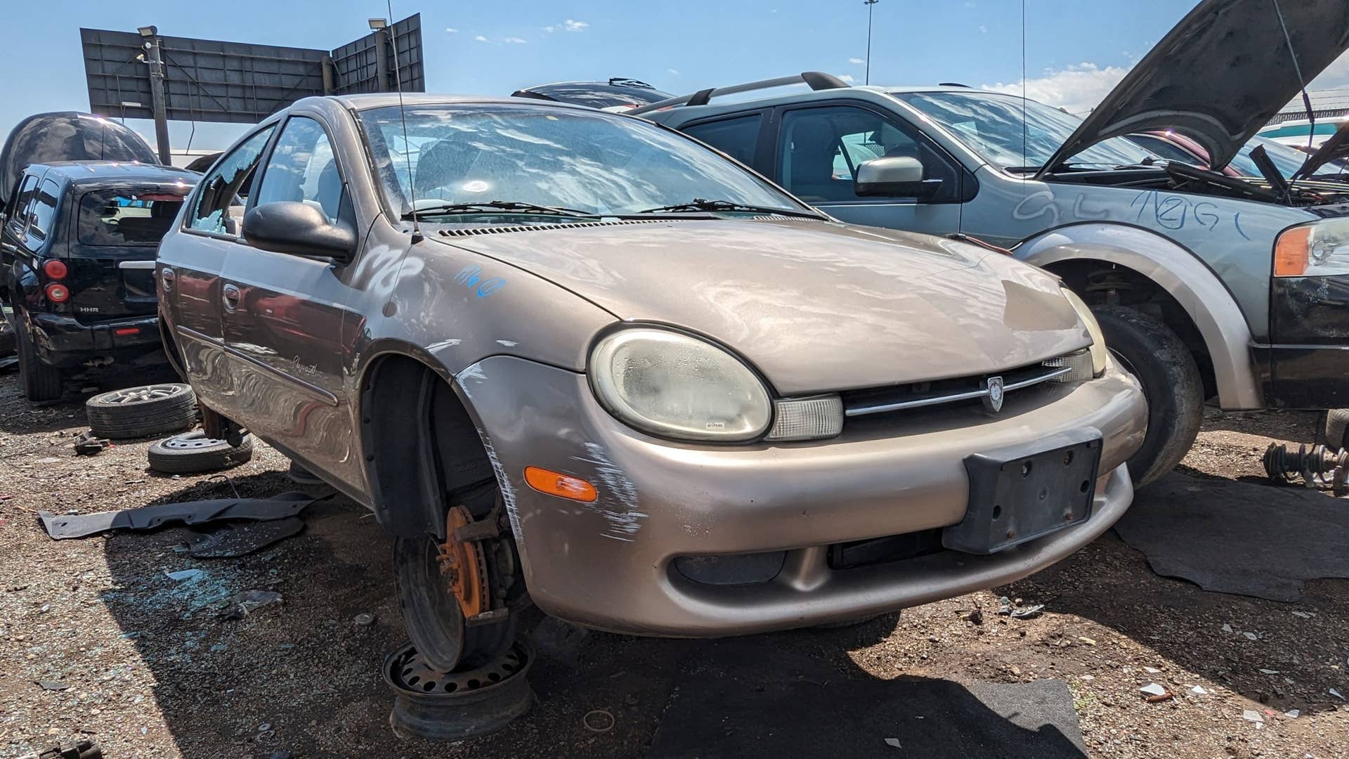 Junkyard Gem: 2001 Plymouth Neon - Autoblog