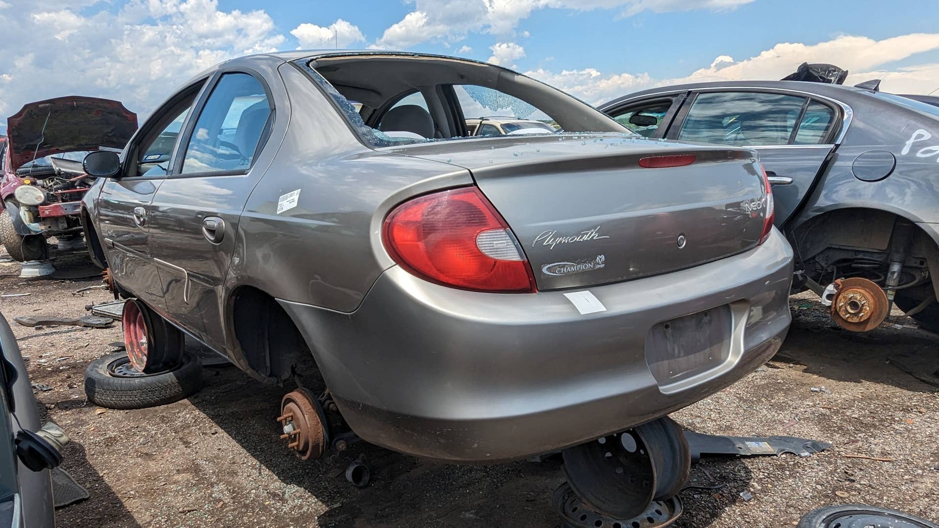 Junkyard Gem: 2001 Plymouth Neon - Autoblog
