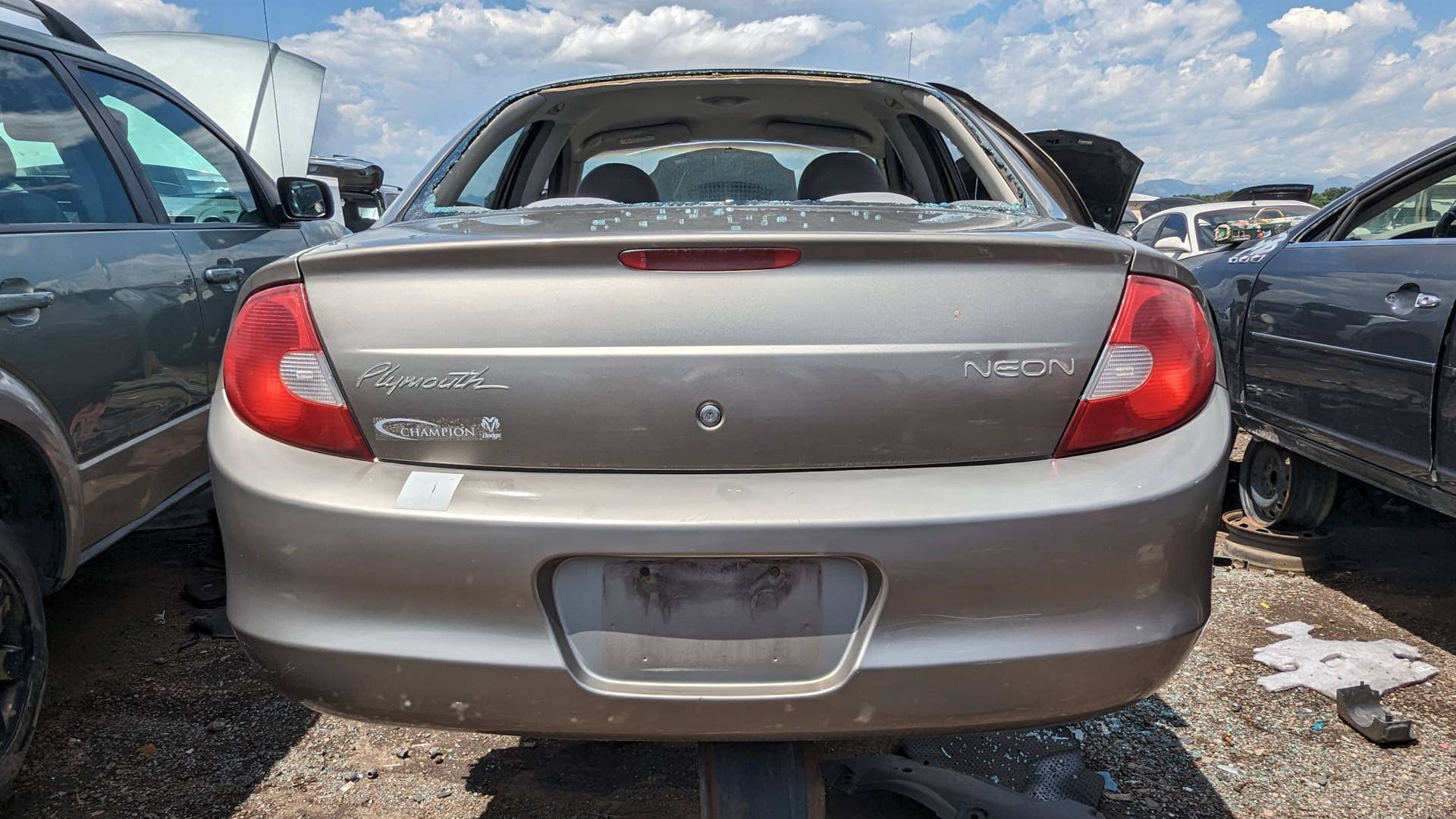 Junkyard Gem: 2001 Plymouth Neon - Autoblog