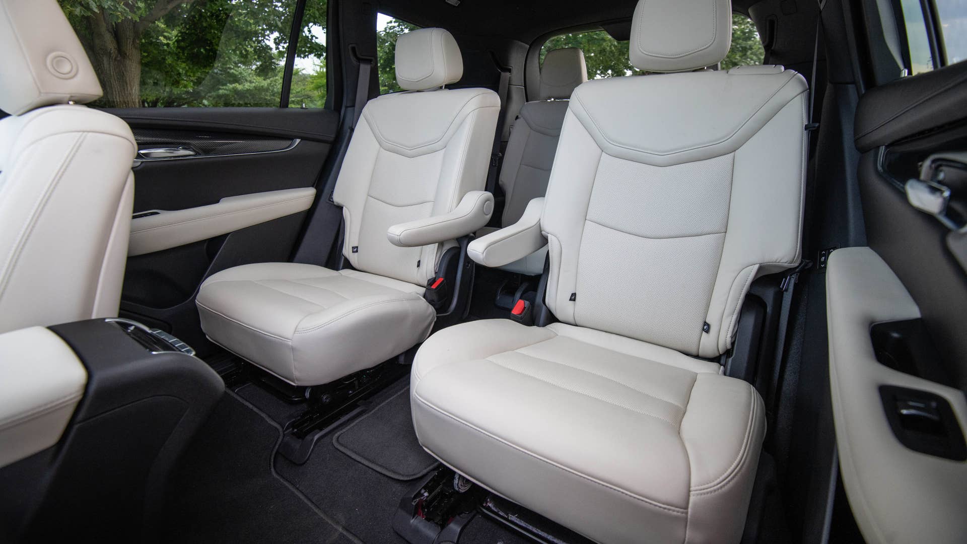2024 Cadillac XT6 Review: Comfortable and capable, but not a class ...