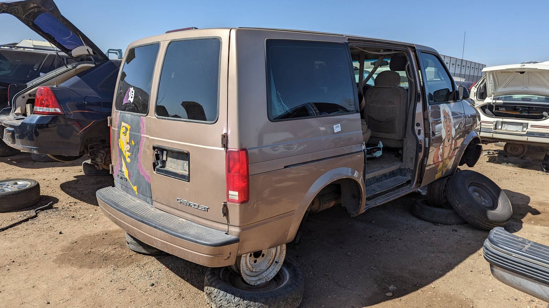 Junkyard Gem: 1998 Chevrolet Astro Art Van - Autoblog