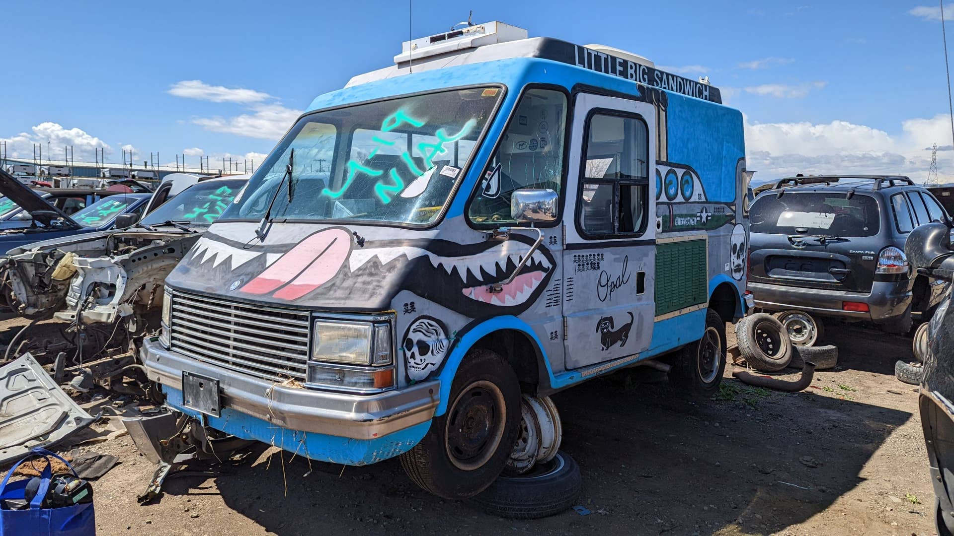 Junkyard Gem: 1993 UMC Aeromate Food Truck - Autoblog