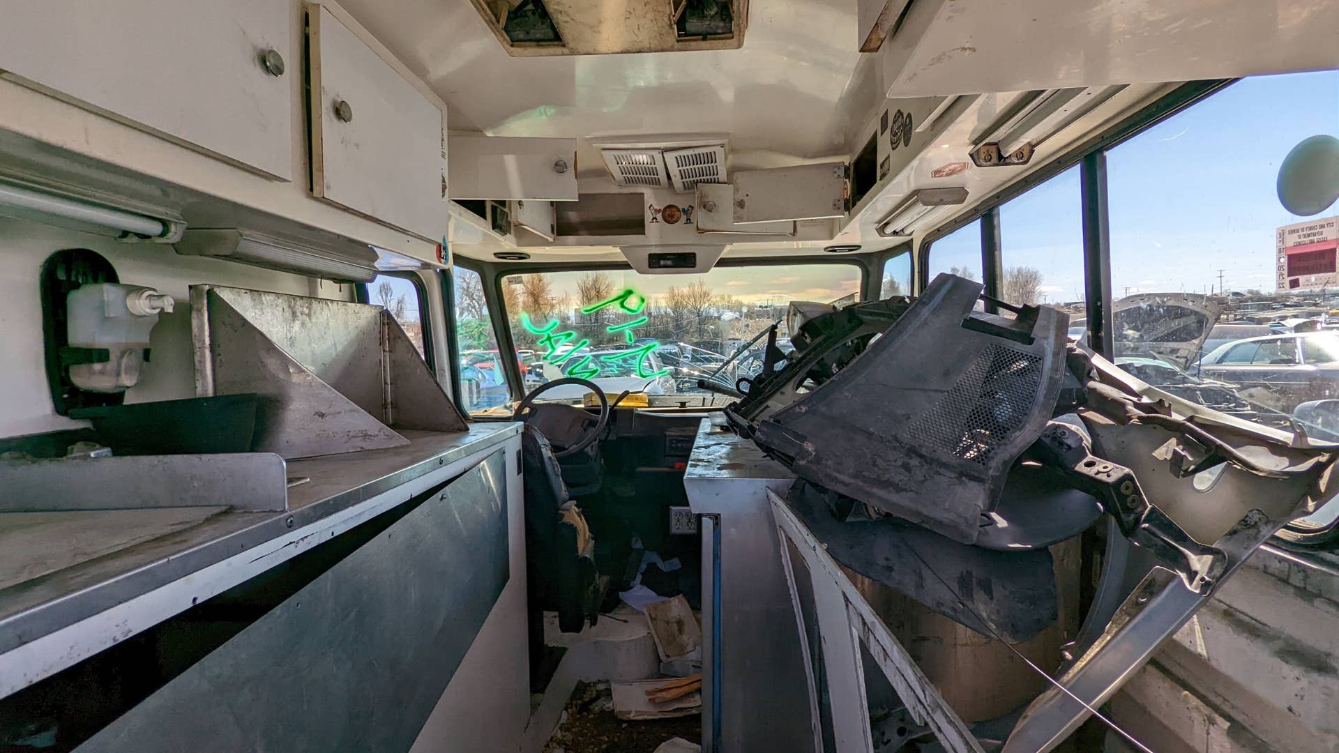 Junkyard Gem: 1993 UMC Aeromate Food Truck - Autoblog