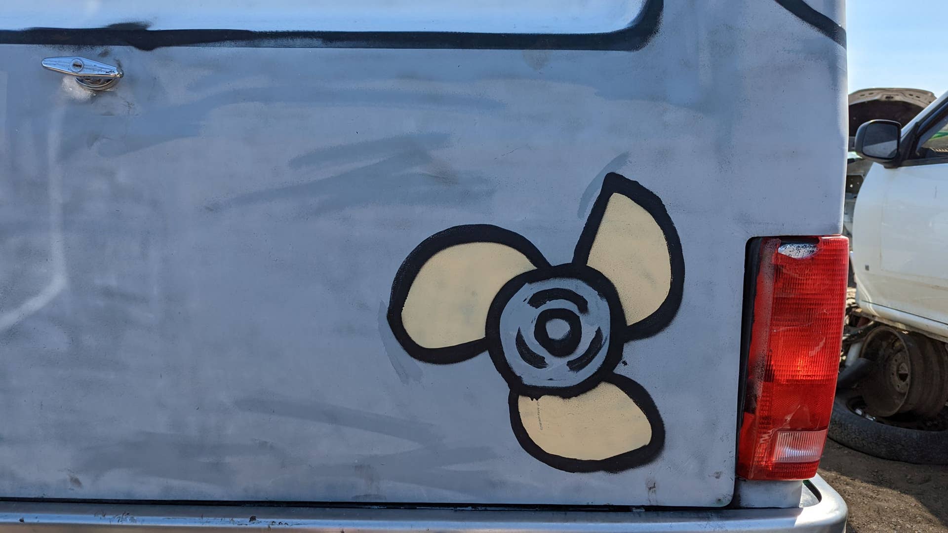 Junkyard Gem: 1993 UMC Aeromate Food Truck - Autoblog