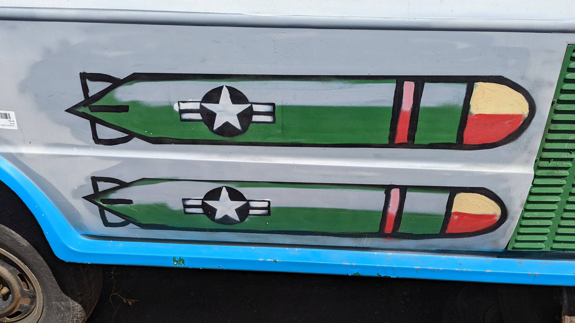 Junkyard Gem: 1993 UMC Aeromate Food Truck - Autoblog