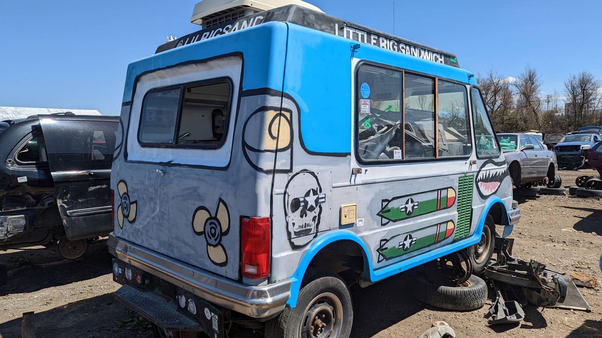 Junkyard Gem: 1993 UMC Aeromate Food Truck - Autoblog