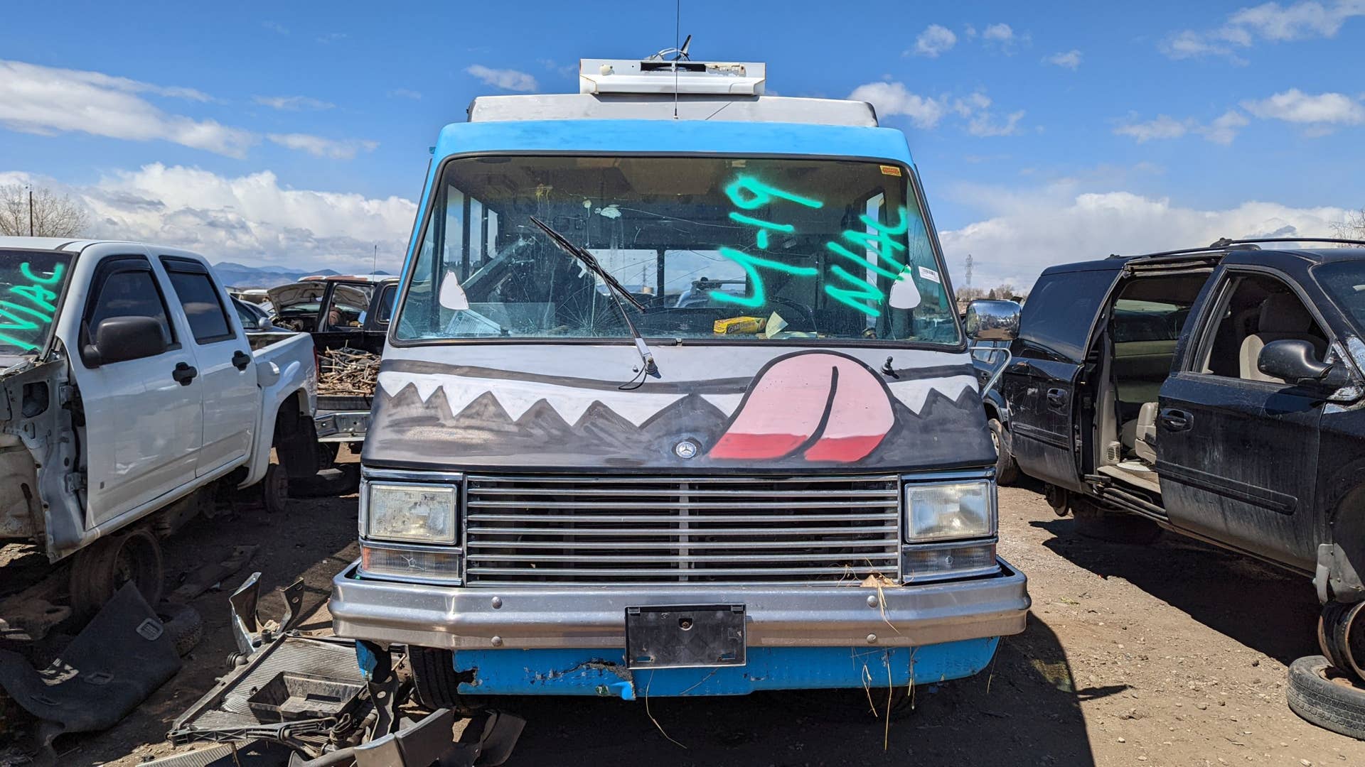 Junkyard Gem: 1993 UMC Aeromate Food Truck - Autoblog