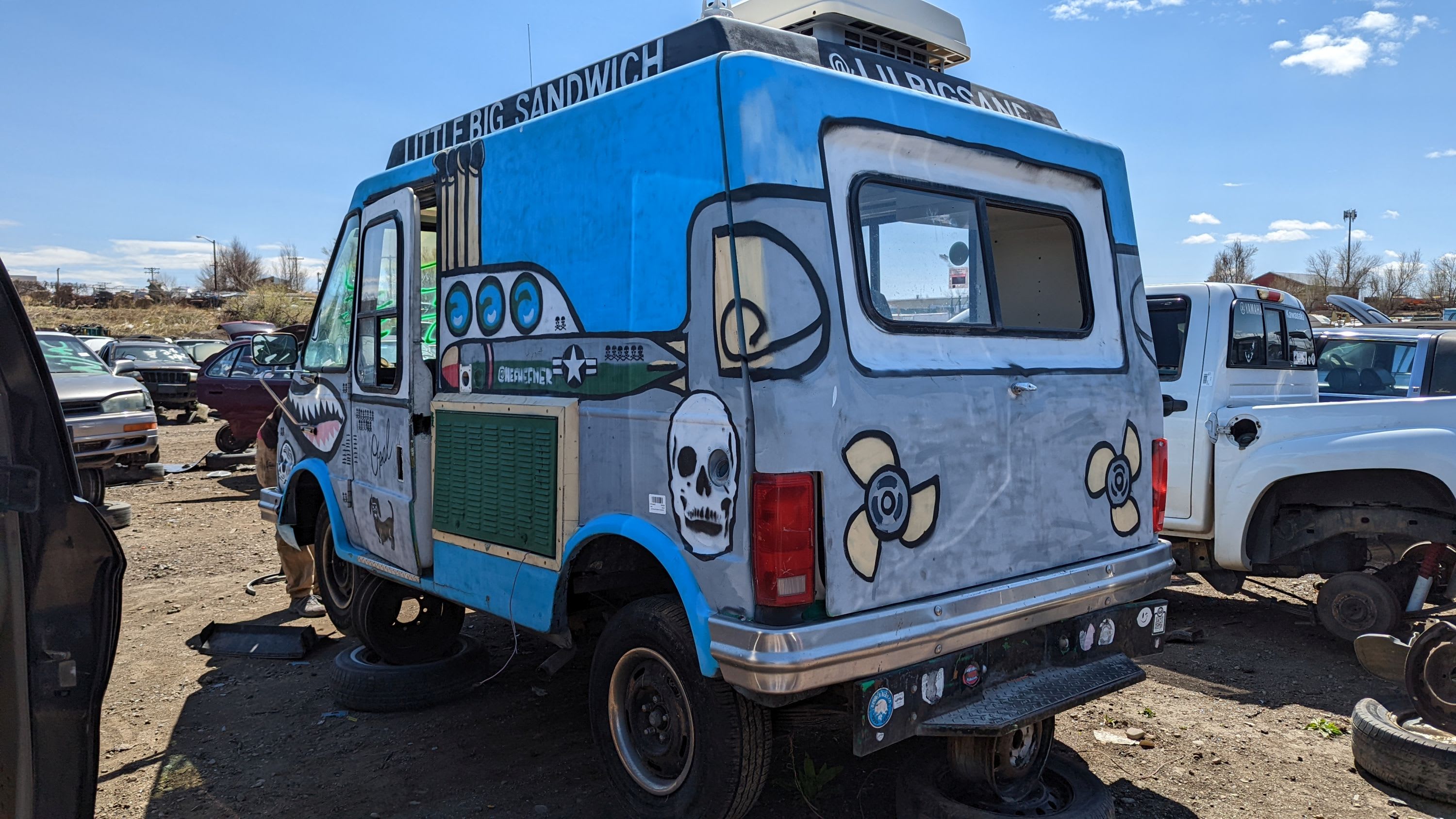 Junkyard Gem: 1993 UMC Aeromate Food Truck - Autoblog