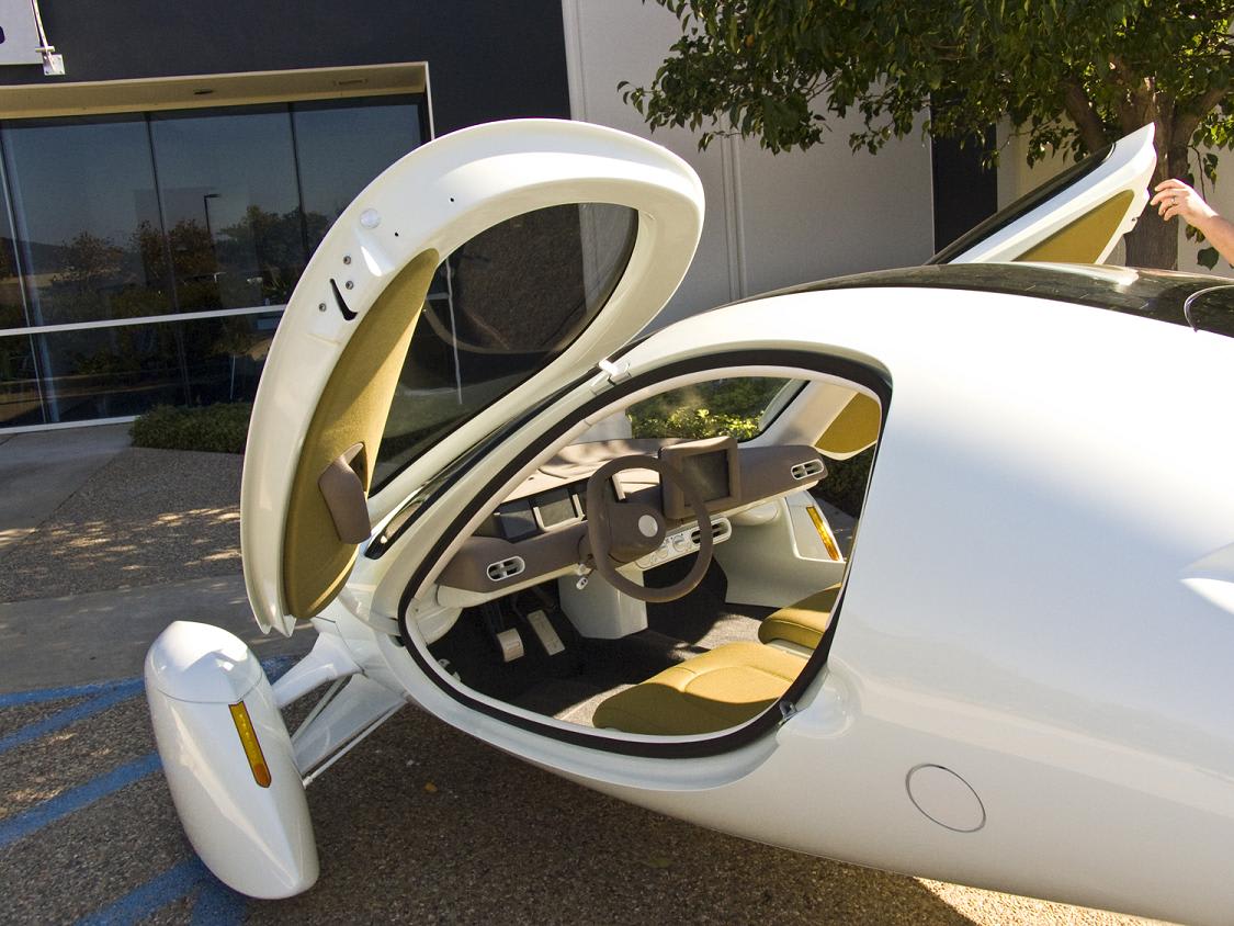 Aptera Is Now Accepting Orders for Their Three-Wheeled Car, With Videos
