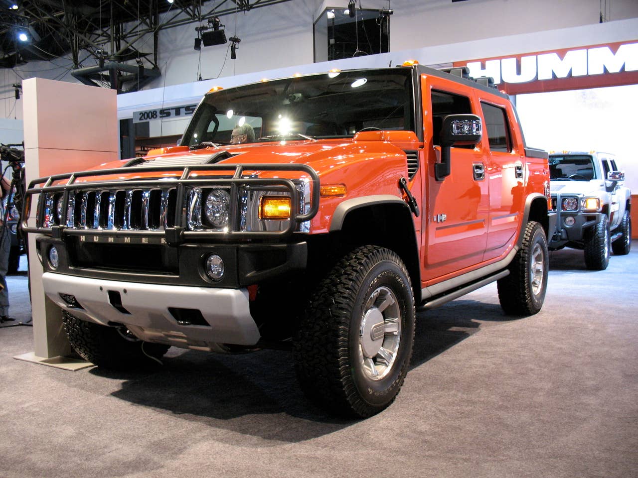 New York Auto Show: HUMMER H2 gets an interior for grown-ups - Autoblog