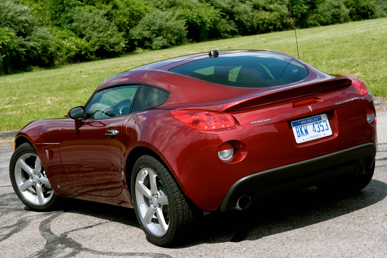 Review: Pontiac Solstice GXP Coupe goes quick, just don't look back ...
