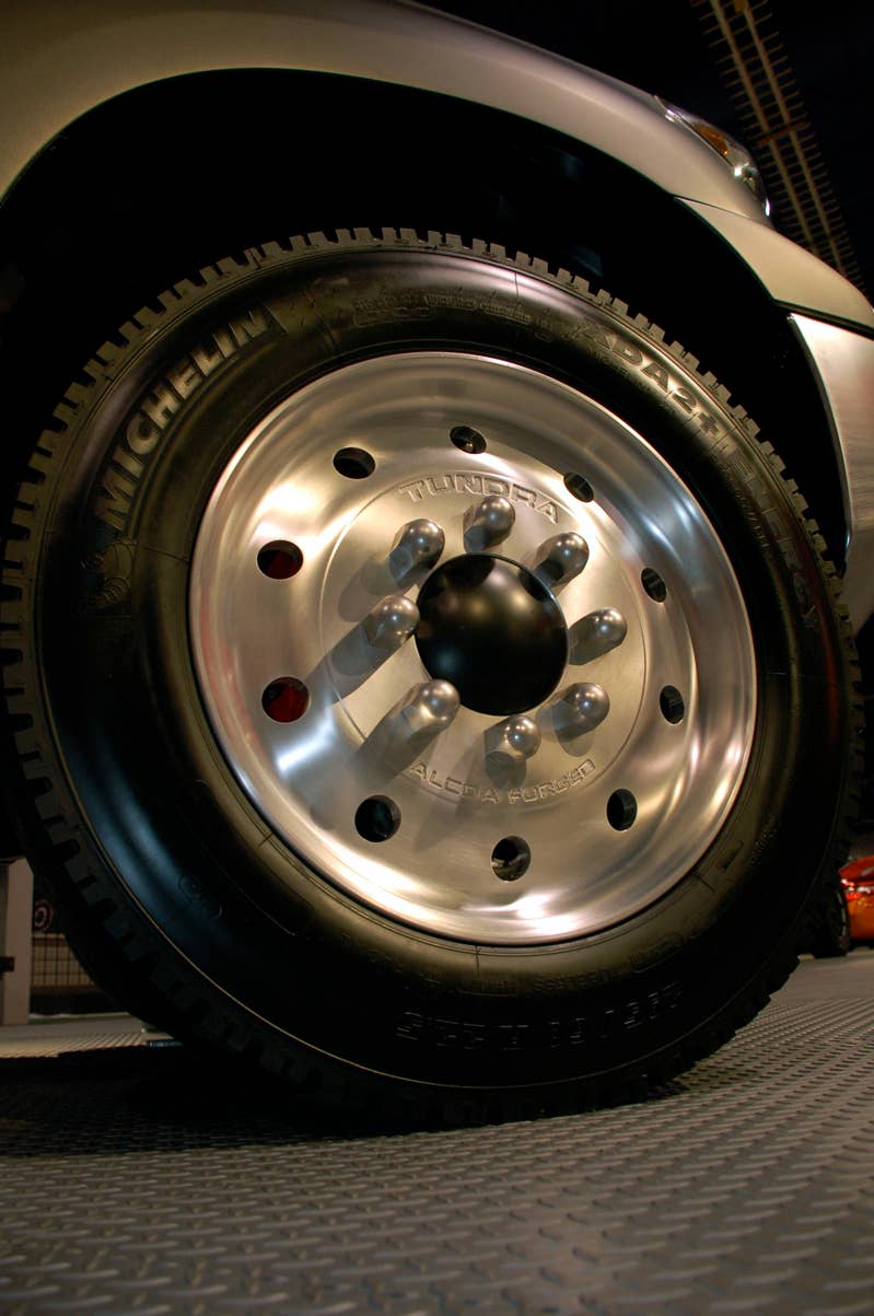 SEMA 2007: Toyota Tundra Dually Diesel - Autoblog