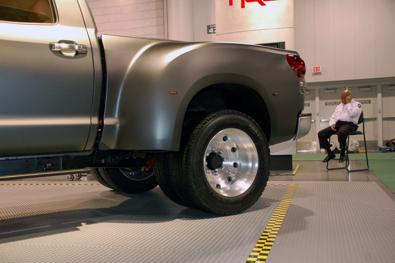 SEMA 2007: Toyota Tundra Dually Diesel - Autoblog