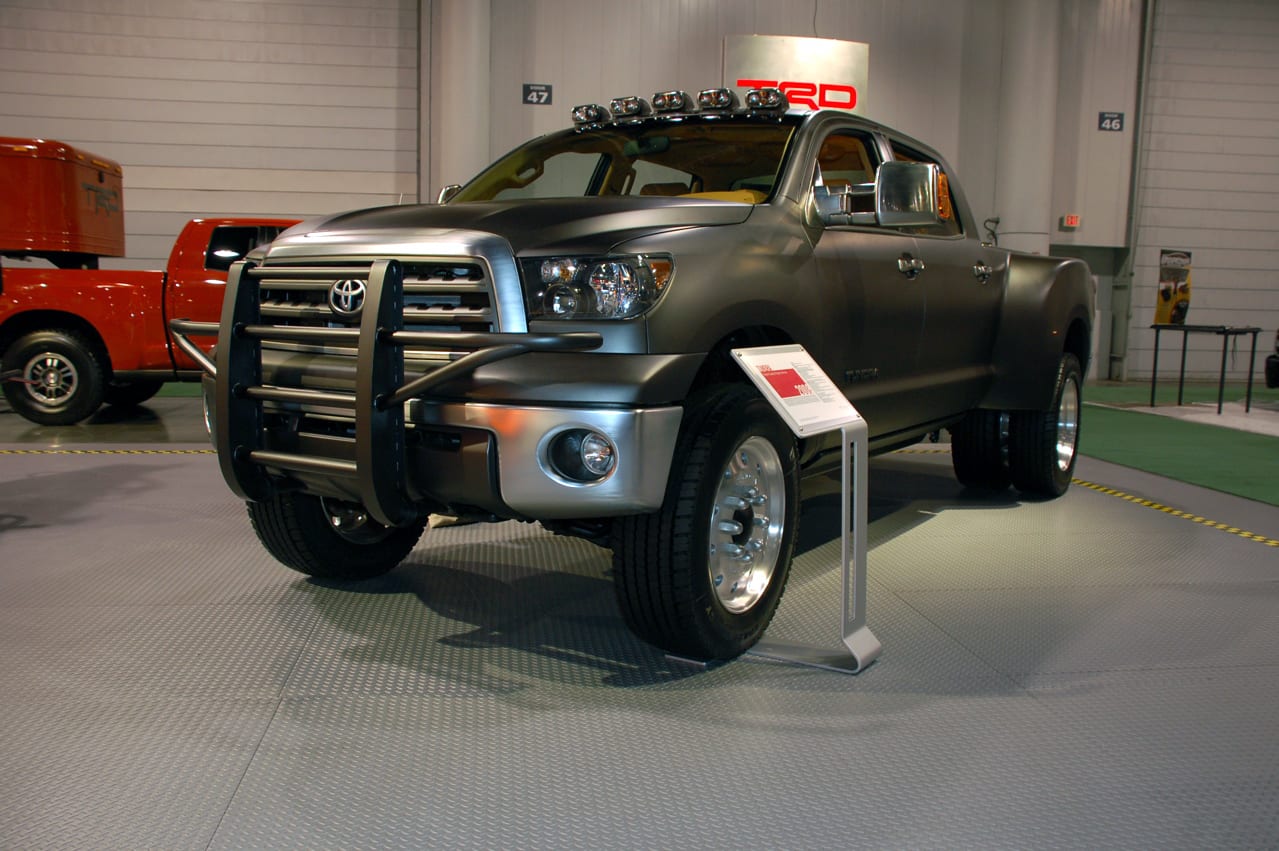 SEMA 2007: Toyota Tundra Dually Diesel - Autoblog
