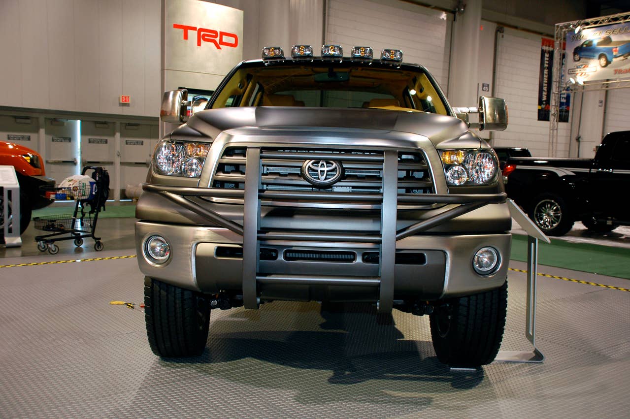 SEMA 2007: Toyota Tundra Dually Diesel - Autoblog