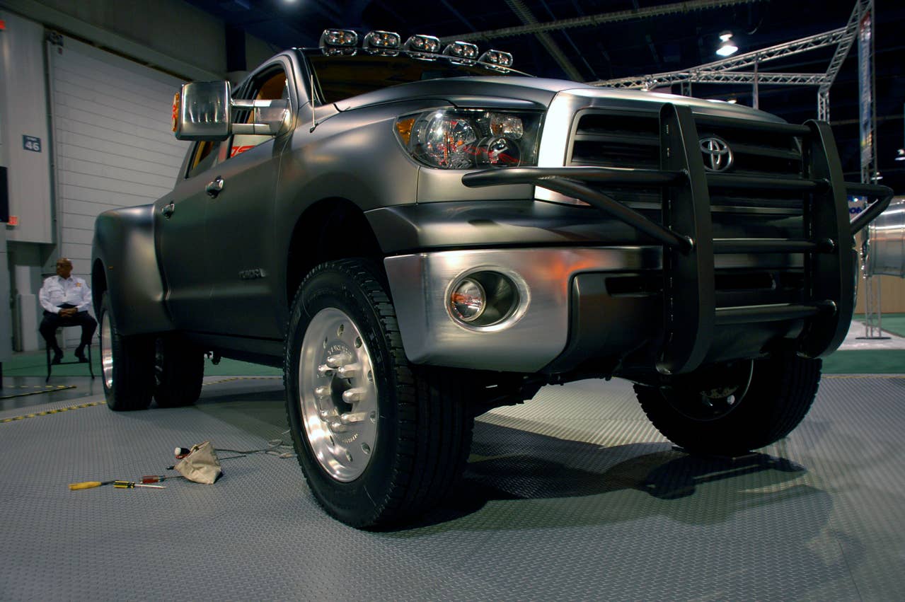 SEMA 2007: Toyota Tundra Dually Diesel - Autoblog