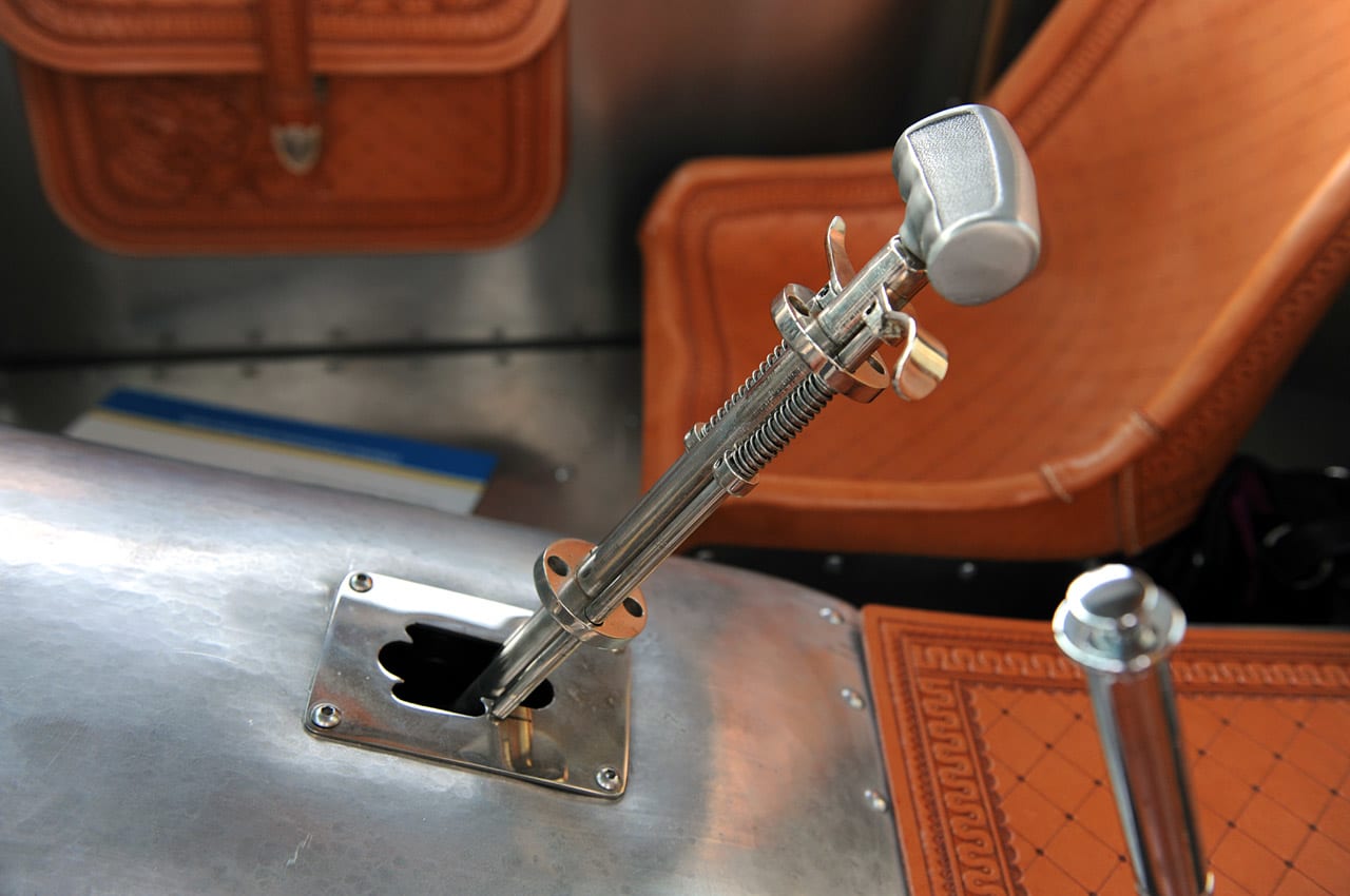 Monterey 2009: Blastolene's twin-supercharged V12 Peterbilt hot rod ...