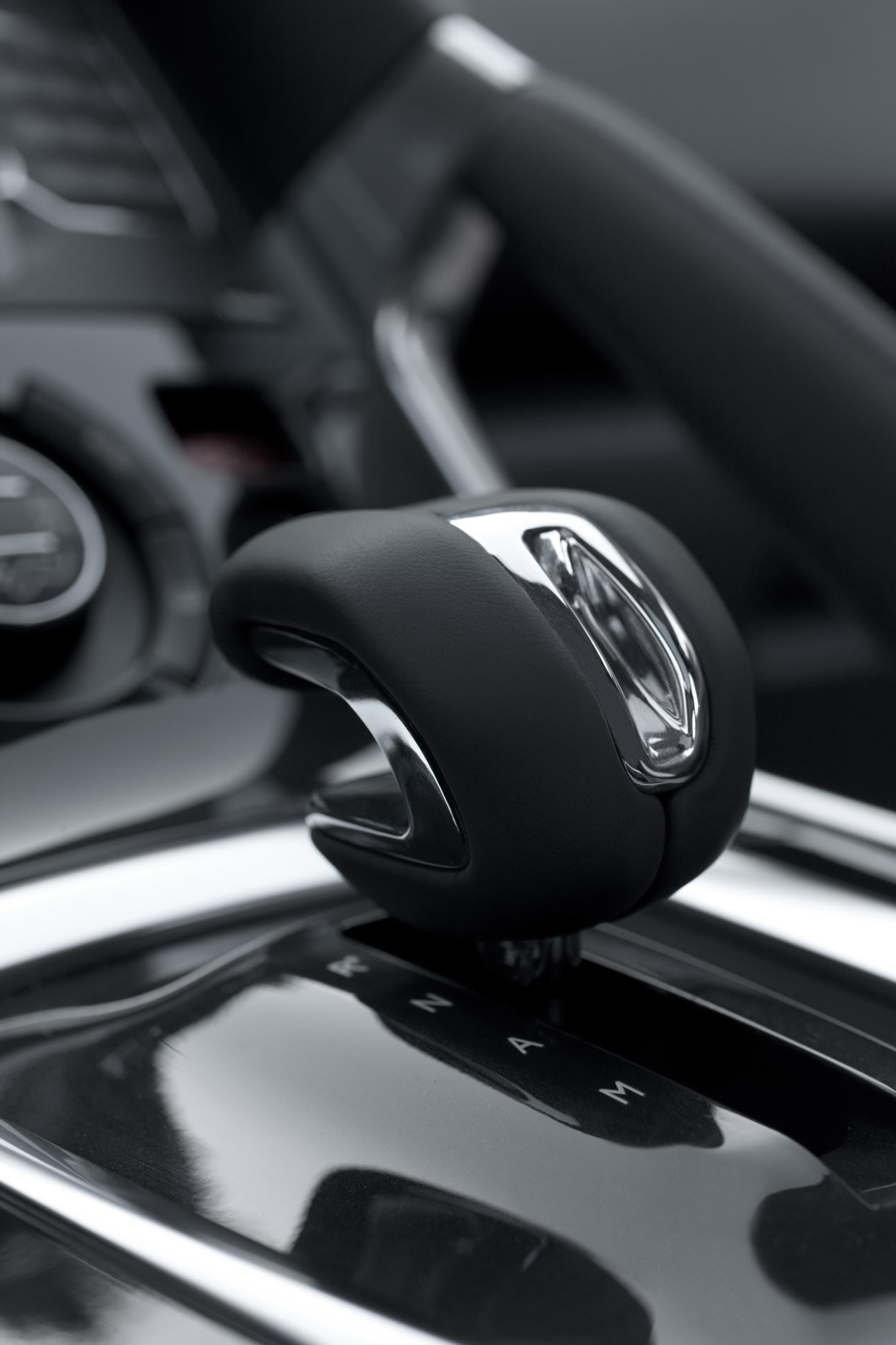 Peugeot launches 3008 Hybrid4, first production diesel through-the-road ...