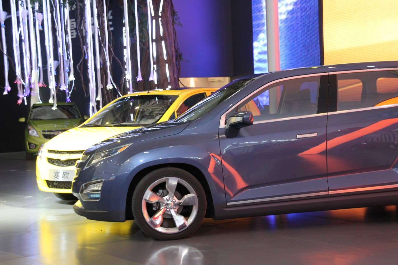 Beijing 2010: Chevrolet Volt MPV5 concept, HHR goes future tech - Autoblog