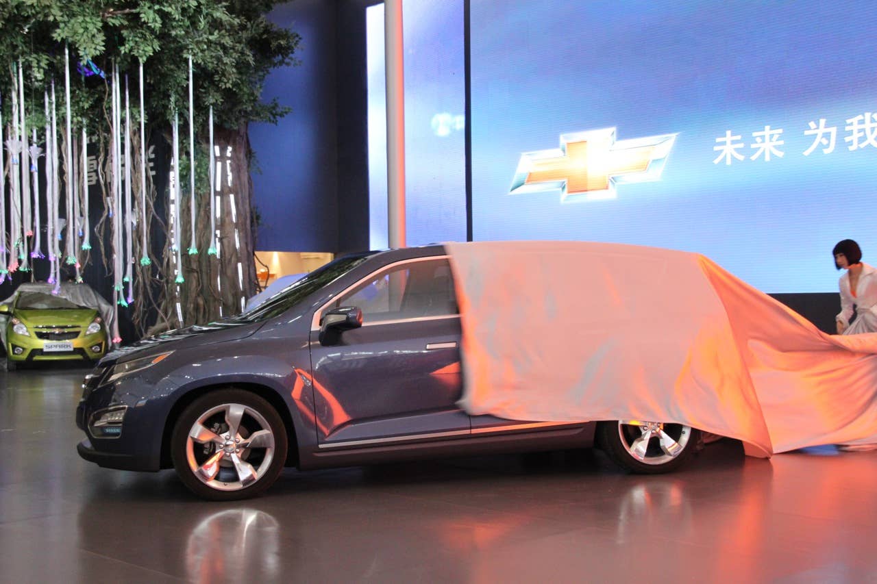 Beijing 2010: Chevrolet Volt MPV5 concept, HHR goes future tech - Autoblog