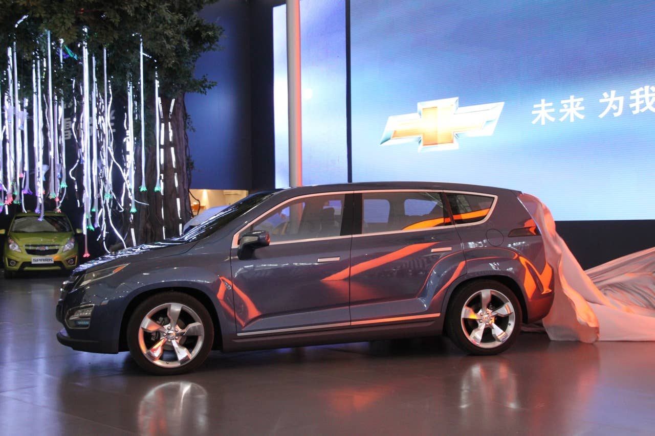 Beijing 2010: Chevrolet Volt MPV5 concept, HHR goes future tech - Autoblog