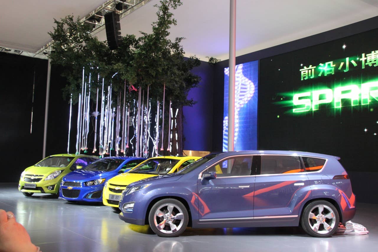 Beijing 2010: Chevrolet Volt MPV5 concept, HHR goes future tech - Autoblog