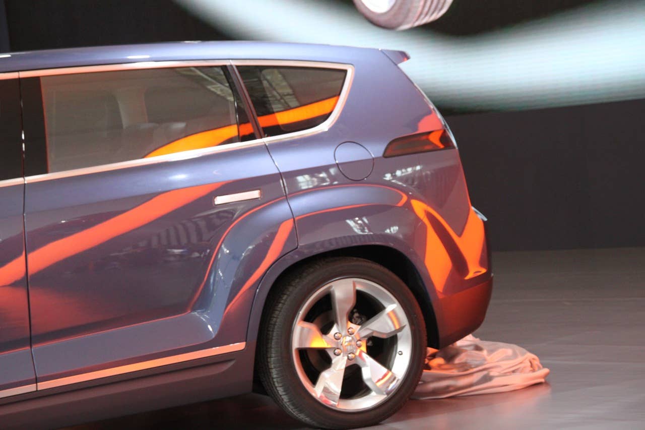 Beijing 2010: Chevrolet Volt MPV5 concept, HHR goes future tech - Autoblog