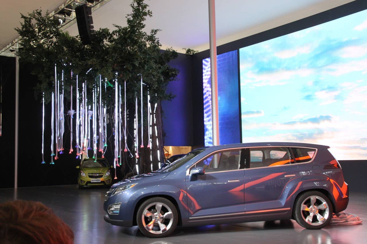 Beijing 2010: Chevrolet Volt MPV5 concept, HHR goes future tech - Autoblog