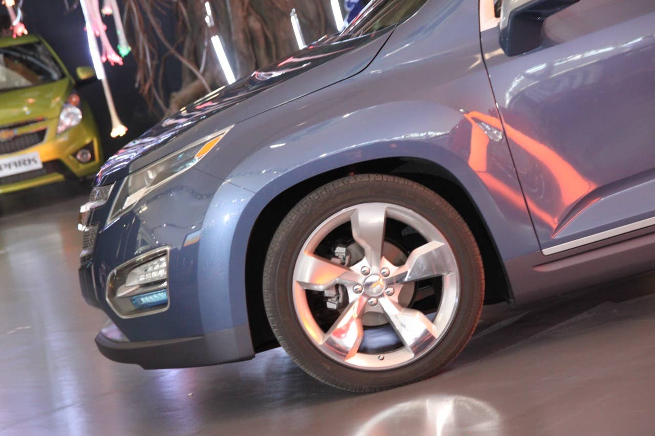 Beijing 2010: Chevrolet Volt MPV5 concept, HHR goes future tech - Autoblog