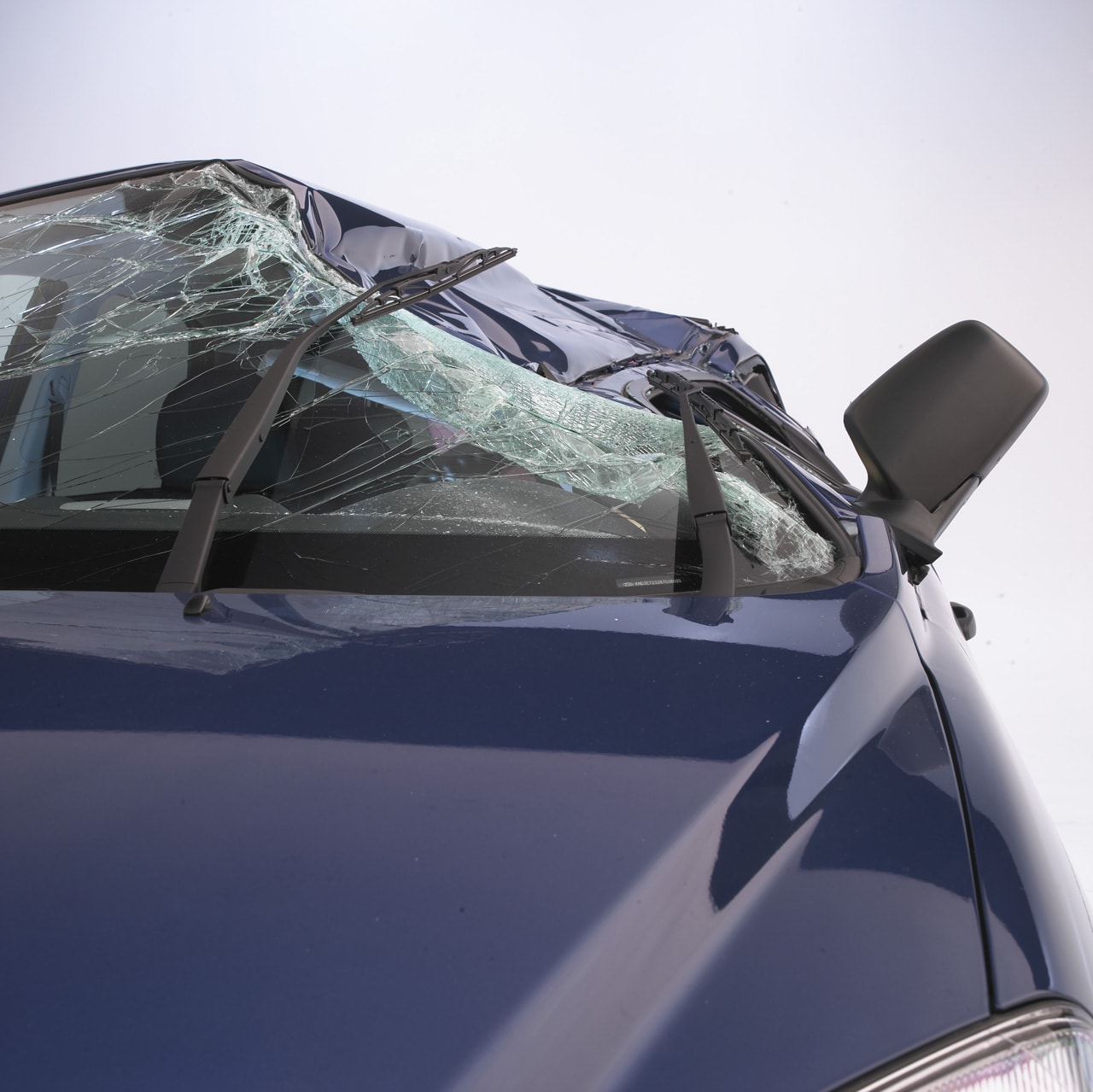 IIHS debuts new roof strength crash test, small SUVs rated first - Autoblog