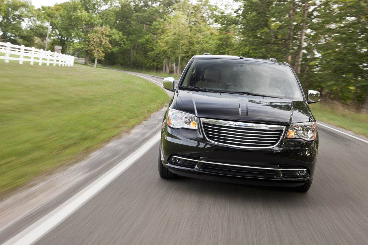 Next-gen Chrysler minivan to see return of all-wheel drive, spawn ...