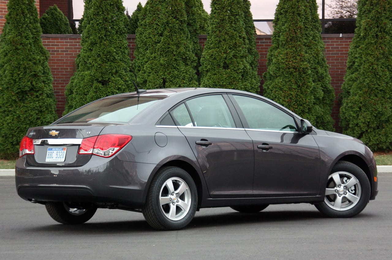 Review: 2011 Chevrolet Cruze 1LT - Autoblog